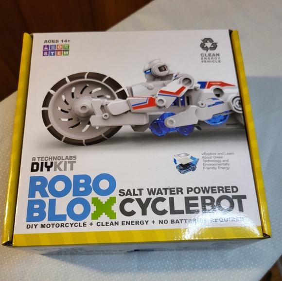 Robo Blox | Toys | Robo Blox Salt Water Powered Diy Cycle Bot | Poshmark